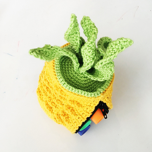 Ravelry: Pineapple Pencil Case pattern by Anna Granta