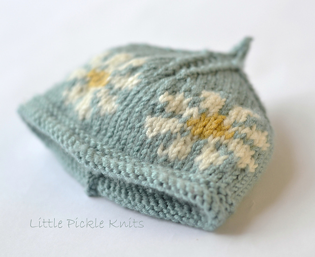Ravelry: Little Daisy Flower Beanie pattern by Linda Whaley