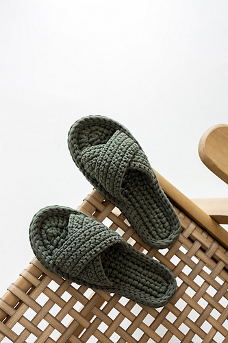 Ravelry: Criss Cross Slippers pattern by Liucita Love (Lyudmila ...