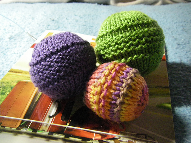 Ravelry: Balls pattern by Debbie Macomber