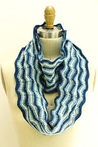 Ravelry: Gentle Waves Cowl pattern by Linda Perry