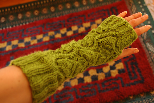 Ravelry: Fingerless Mittens pattern by Zabeth Loisel-Weiner