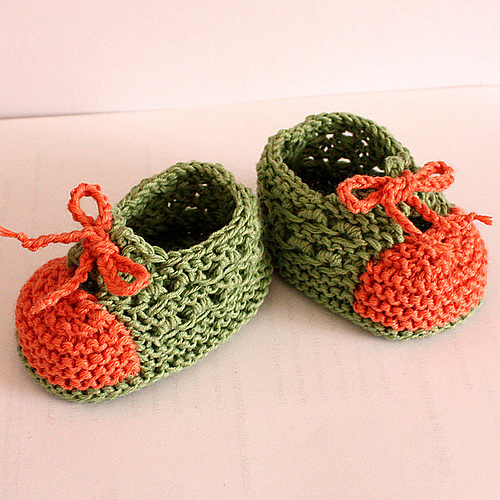 Ravelry: Baby Booties Little Feet pattern by Julia Noskova