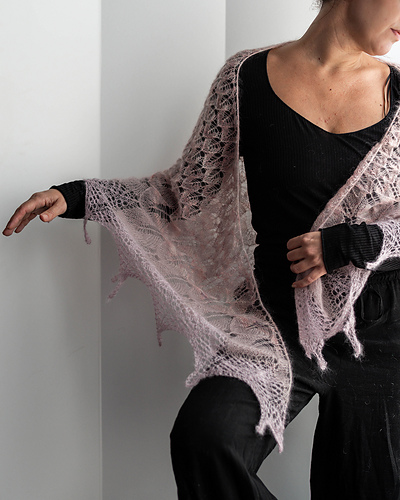 Ravelry: Chal Lumeeiki pattern by Lola Logaro