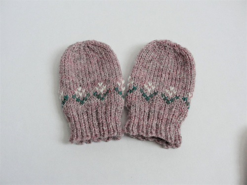 Ravelry: Flower Baby Mitts pattern by Martha McKeon