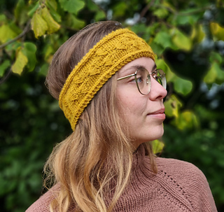 Ravelry: Fallow Headband pattern by Thread and Yarn