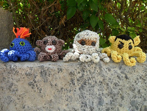 Ravelry: An Octet of Octopodes (Octopus) pattern by Jenn Lovecurry