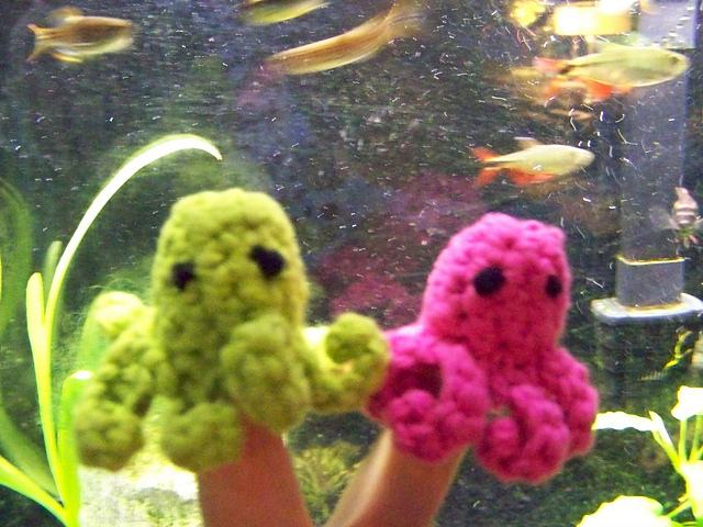 Ravelry: Octopus Finger Puppet pattern by Jenn Lovecurry