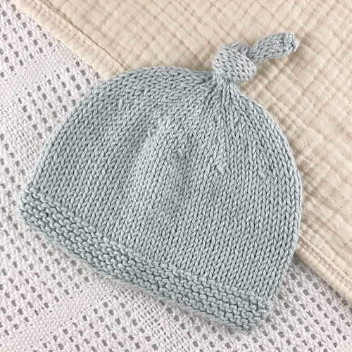 Ravelry: Baby Hat with Top Knot - Tegan pattern by Julie Taylor