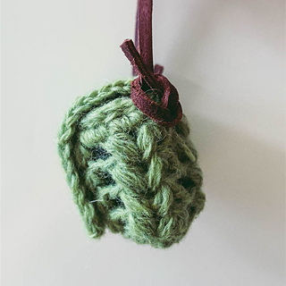 Ravelry: Little Clover Pouch pattern by Lulu Liang