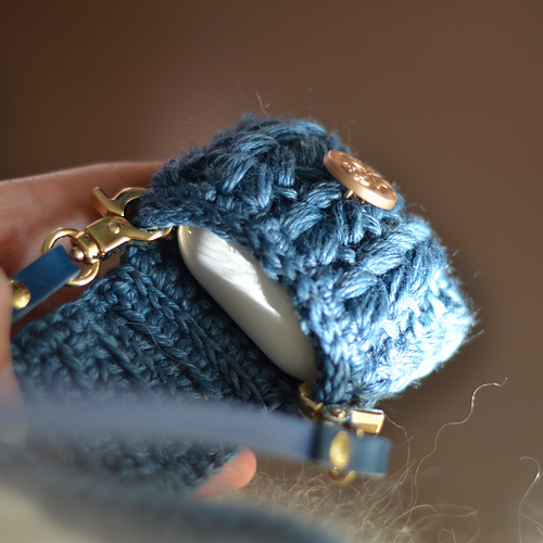 Ravelry: Little Clover Pouch pattern by Lulu Liang