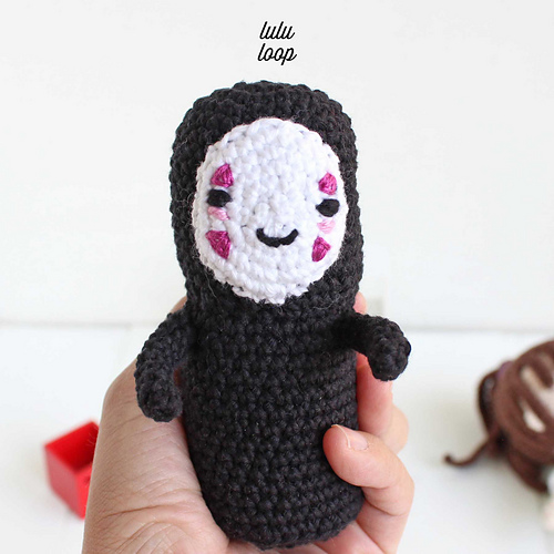 Ravelry: No Face pattern by America Lira