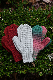 Ravelry: Flynn Creek Mittens pattern by Jeannette Luna