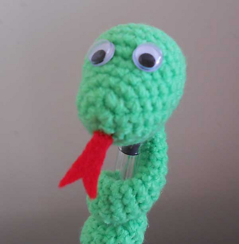 Ravelry: Spike the Snake Amigurumi - Pen / Pencil Topper pattern by ...