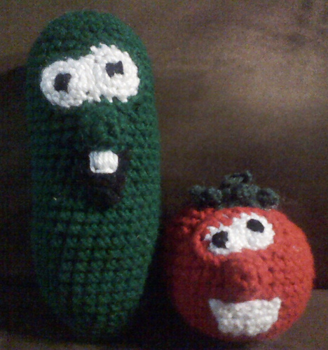 Ravelry: Bob the Tomato from Veggietales pattern by Lyndee Pitiak