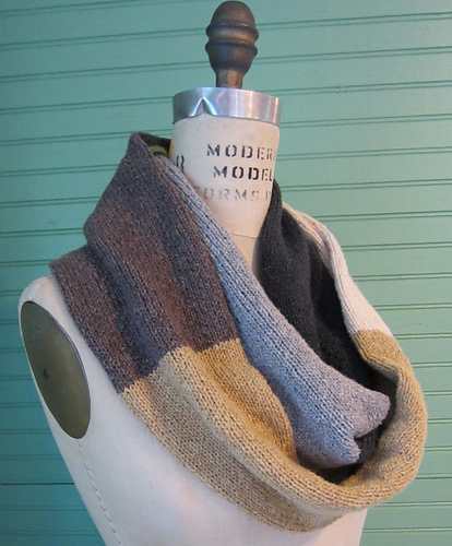 Ravelry: Color Block Infinity Scarf pattern by Aunt Ninny