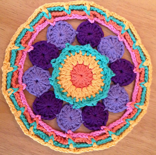 Ravelry: Mandala: Circles and Chains pattern by Lynne Samaan