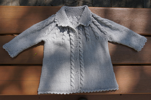 Ravelry: b17-1 Cable Princess pattern by DROPS design