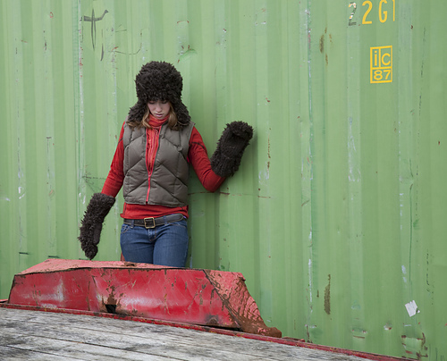 Ravelry: # 115 Fur Hat and Mittens pattern by Leslie Scanlon