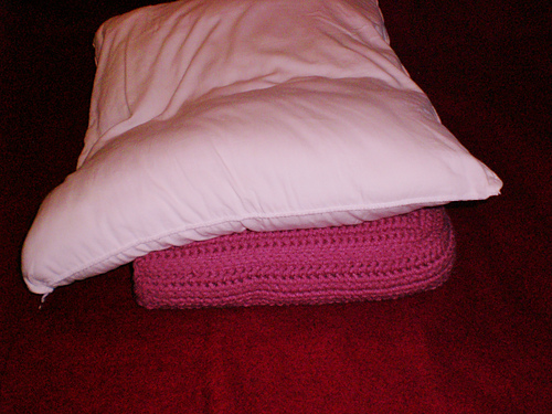 Ravelry: Binky 2.0, a Prop-Up Pillow pattern by Melissa Bebak