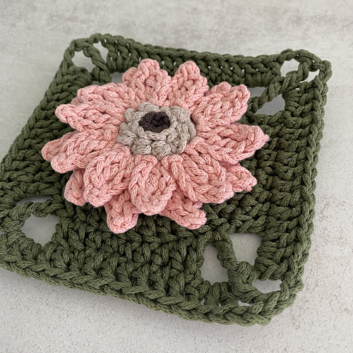 Ravelry: Gerbera Granny Square pattern by Anna Lisek