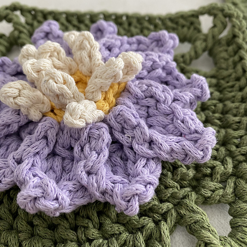 Ravelry: Violet Granny Square pattern by Anna Lisek