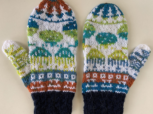 Ravelry: Spooky Park Mitts mystery KAL pattern by Hanna Kyttä