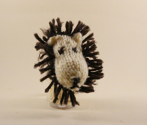 Ravelry: Lionel the Lion - finger puppet pattern by Happy Carrot