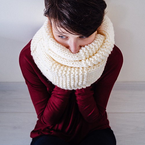Ravelry: Creamy Winter Cowl pattern by Marina Guseva