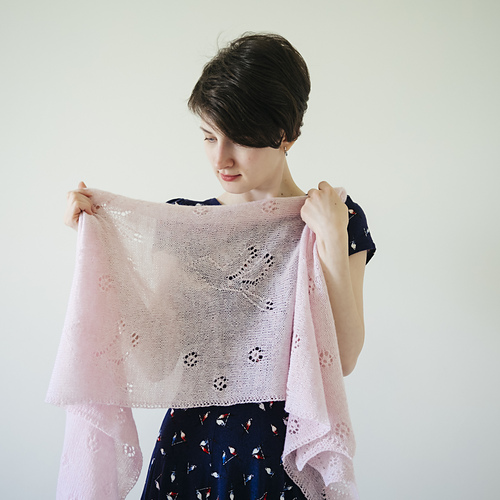 Ravelry: Birdy Stole pattern by Marina Guseva