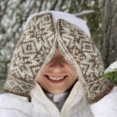 Ravelry: Emma's Ice Flower Mittens pattern by Runningyarn