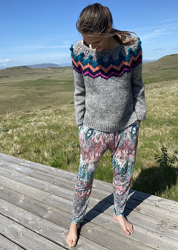 Ravelry: Villanelle pattern by Maja Siska