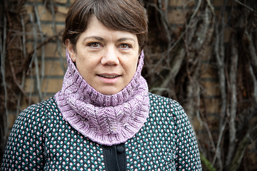 Ravelry: Snuggle Bug Cowl pattern by Malia Mae Joseph