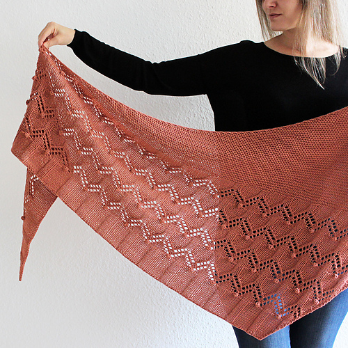 Ravelry: A Shelter from the Cold pattern by Lisa Hannes