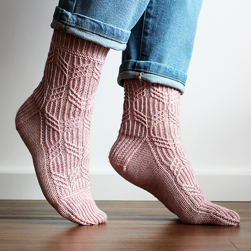 Ravelry: Traces in the Sand Socks pattern by Lisa Hannes