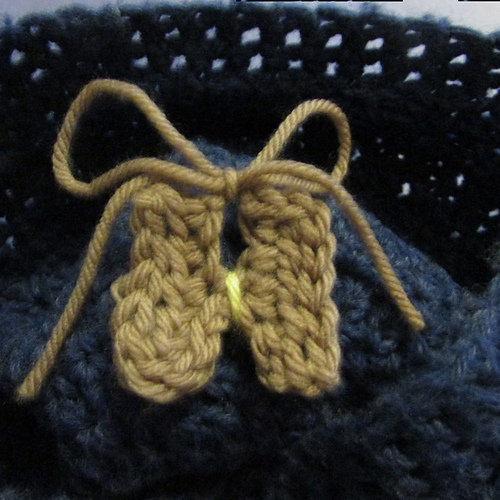 Ravelry: Five Minute Pom Pom Placer pattern by mamapode