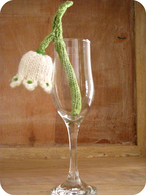 Ravelry: Snowdrop Flower pattern by Linda Dawkins