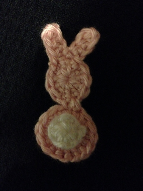 Ravelry: little crochet bunny applique pattern by Manda Proell