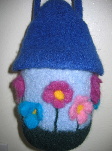 Ravelry: Felted Bird House Handbag pattern by Christie Pruitt