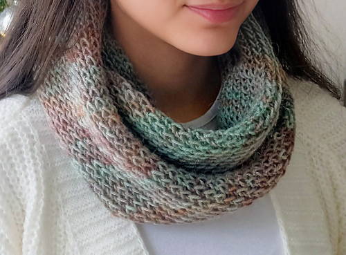 Ravelry: Chain Link Cowl pattern by Margaret D Walker