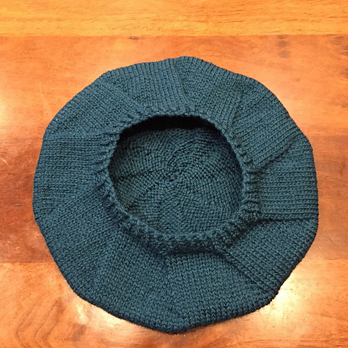 My slightly (very) too small beret : r/knitting