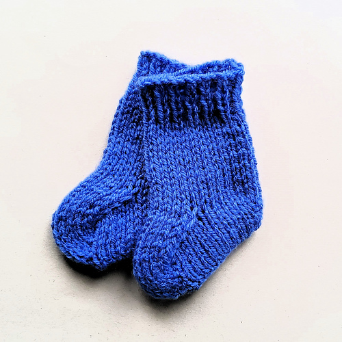 Ravelry: Plain and Simple Baby Socks pattern by marianna mel