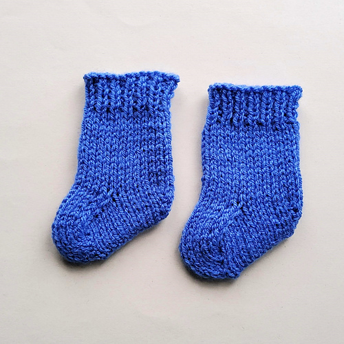 Ravelry: Plain and Simple Baby Socks pattern by marianna mel