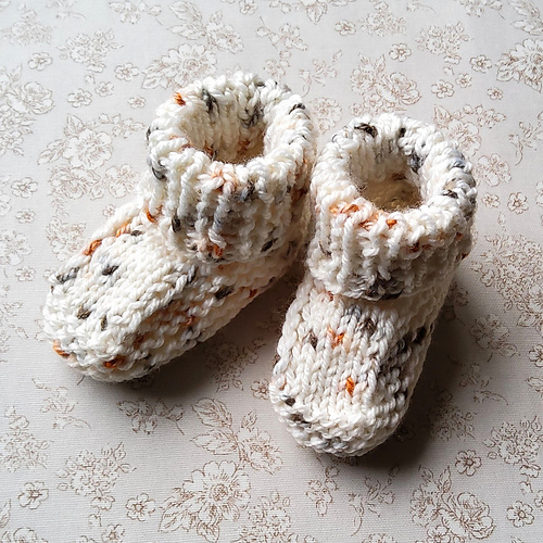 Ravelry: Starting Out Baby Booties pattern by marianna mel