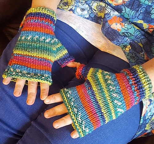 Ravelry: Easy Fingerless Mittens - with Thumbs pattern by marianna mel