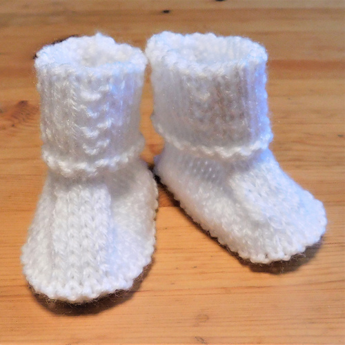 Ravelry: Jack & Jill Baby Booties pattern by marianna mel