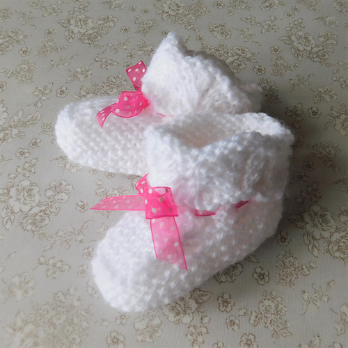 Ravelry: Amara Baby Booties pattern by marianna mel