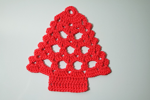 Ravelry: Christmas tree doily pattern by Marina Zvirgzdina