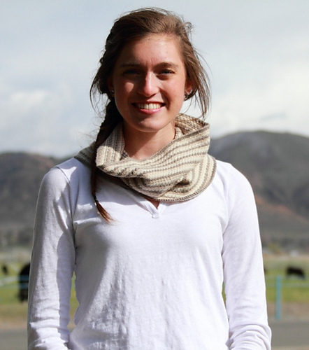 Ravelry: Uno, DOS, Tres Cowl pattern by Kristen Ashbaugh-Helmreich
