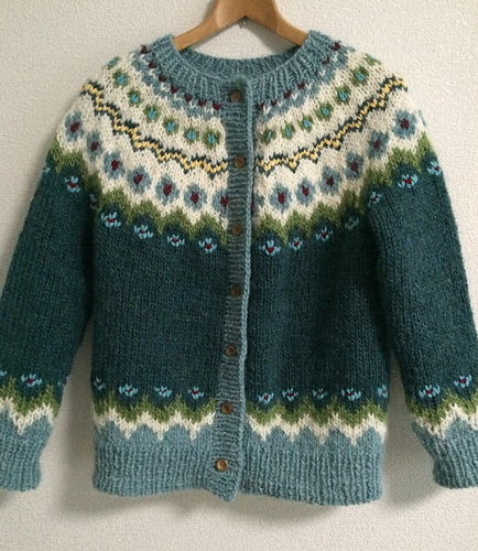 Ravelry: p.15 Lopi Cardigan pattern by Yoko Hatta (風工房)